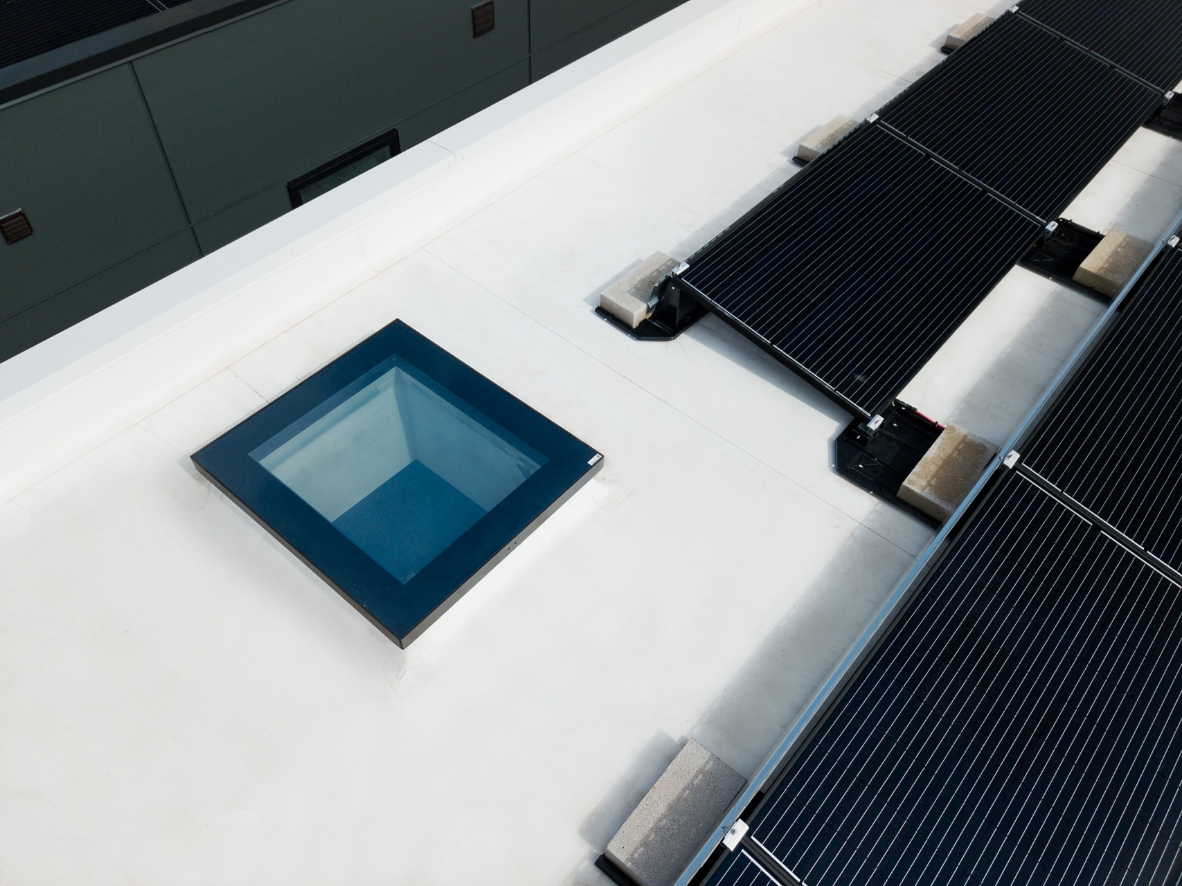 Flat Roof Access Skylight DRF DU6 - FAKRO USA